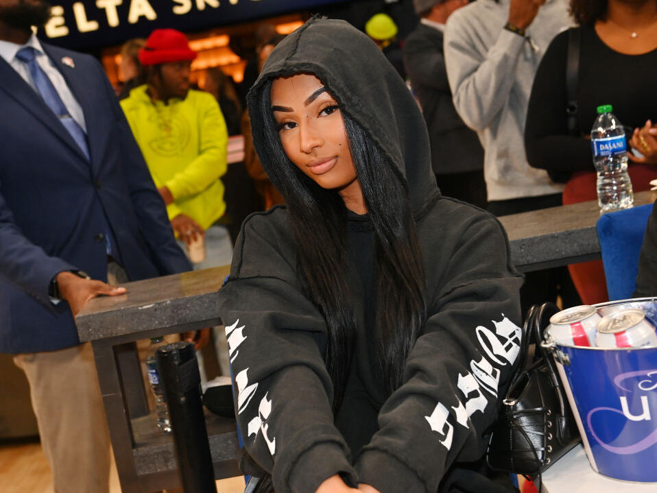 Rubi Rose Flaunts Her Figure In Tiny Denim Shorts, Blows Kisses At ...