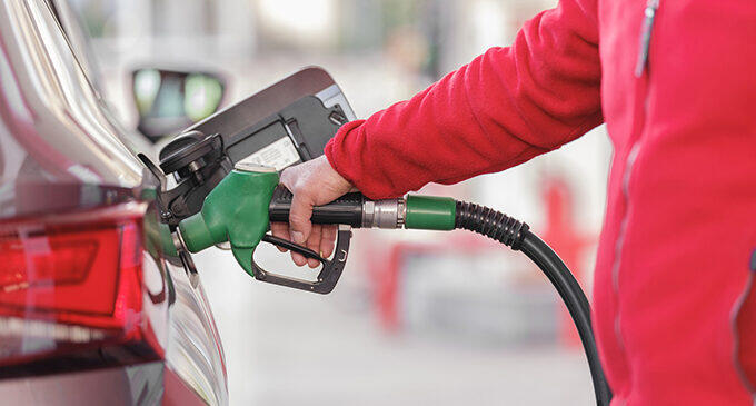 Gas prices continue to drop across Texas, U.S. - NewsBreak