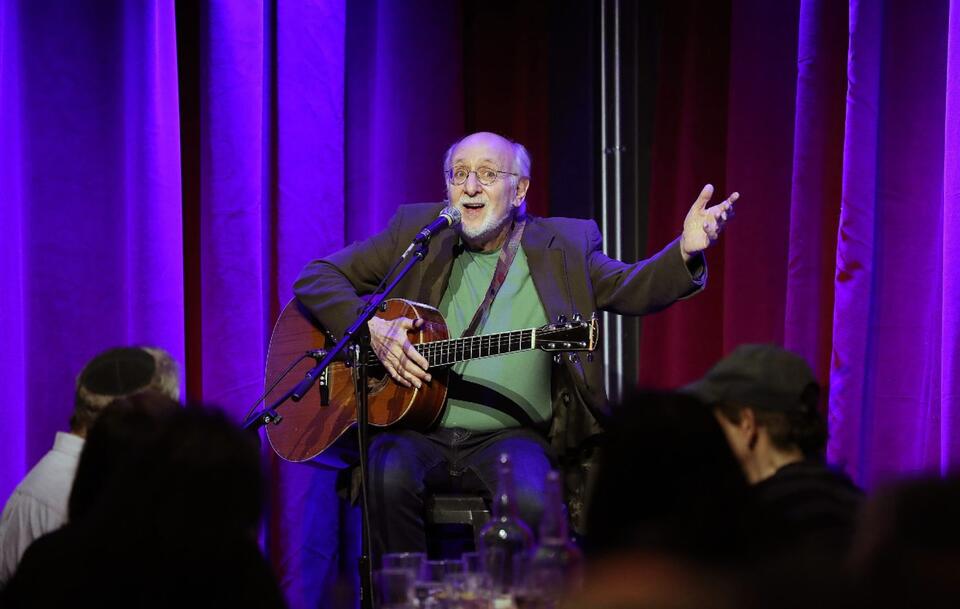 Folk star, convicted child sex offender and ‘Puff the Magic Dragon ...