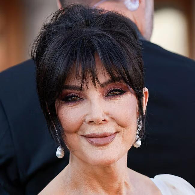 The Internet Reacts To Kris Jenner's 'Real' Face As She Shows Off Her Viral Facelift Results ...