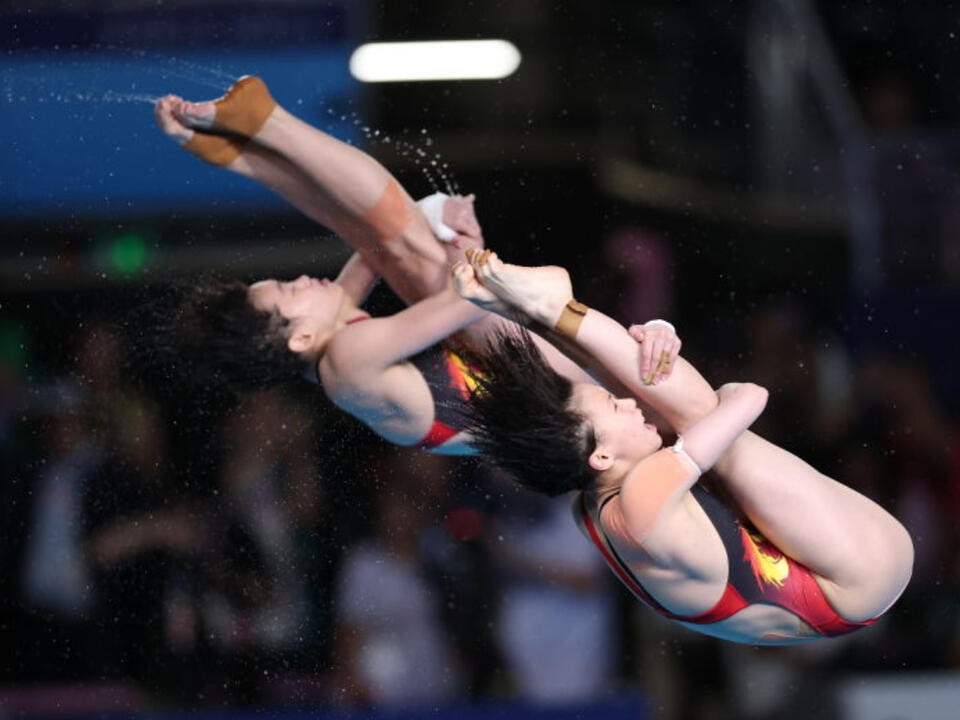 Perfect Splits In The Air, Breaking World Records, Synchronized Diving ...