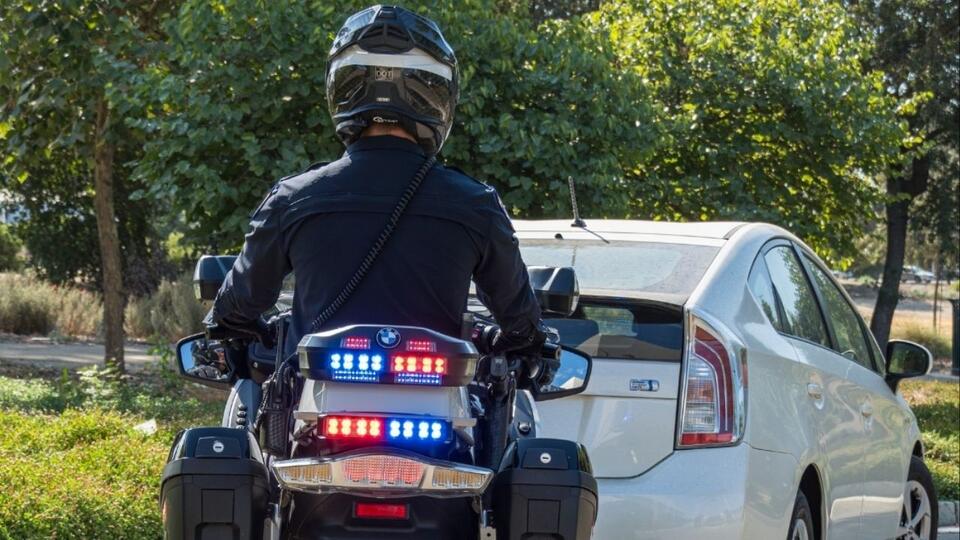 Visalia Police Cite 21 Drivers for Hands-Free Cell Phone Violations ...