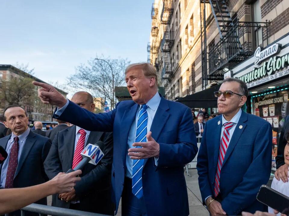 Trump wins endorsement of New York City bodega owners group