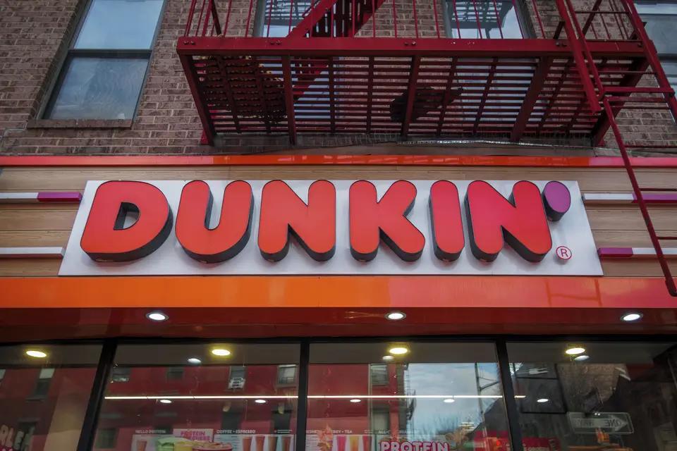 Dunkin' joins protein trend with five new drinks for winter menu ...