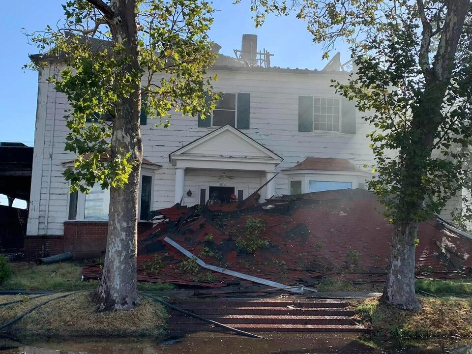 Smoke explosion blows roof off historic Modesto chapel