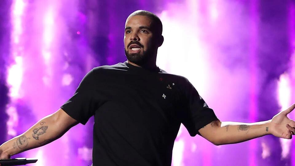 Drake addresses fake friends that 'stab you in the back' during ...