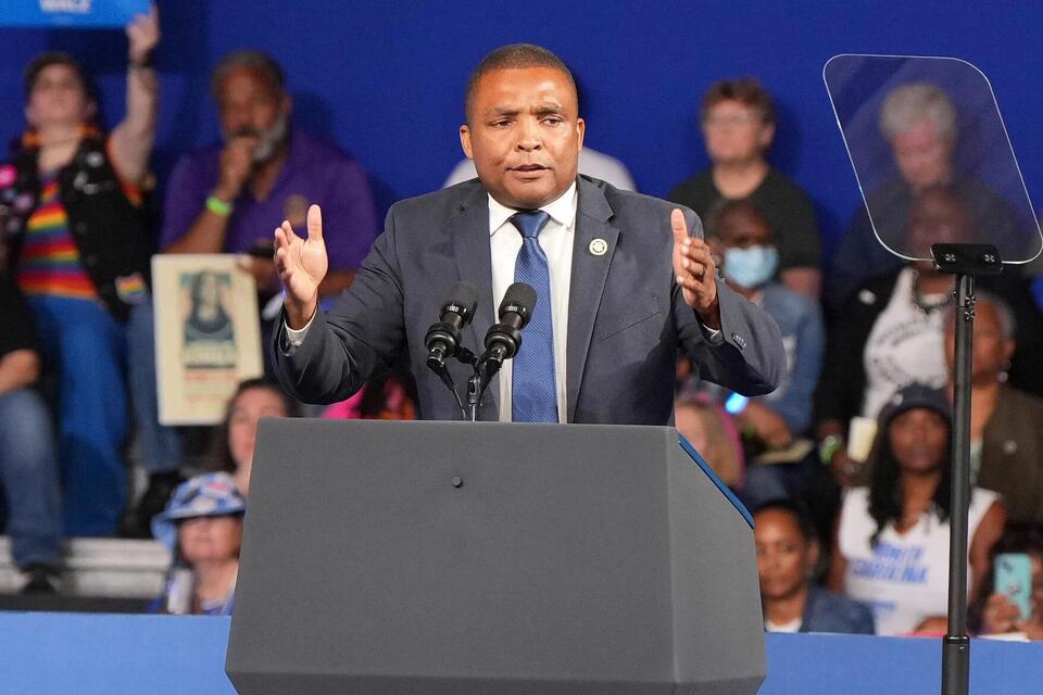 Davis edges out GOP challenger in close contest - NewsBreak