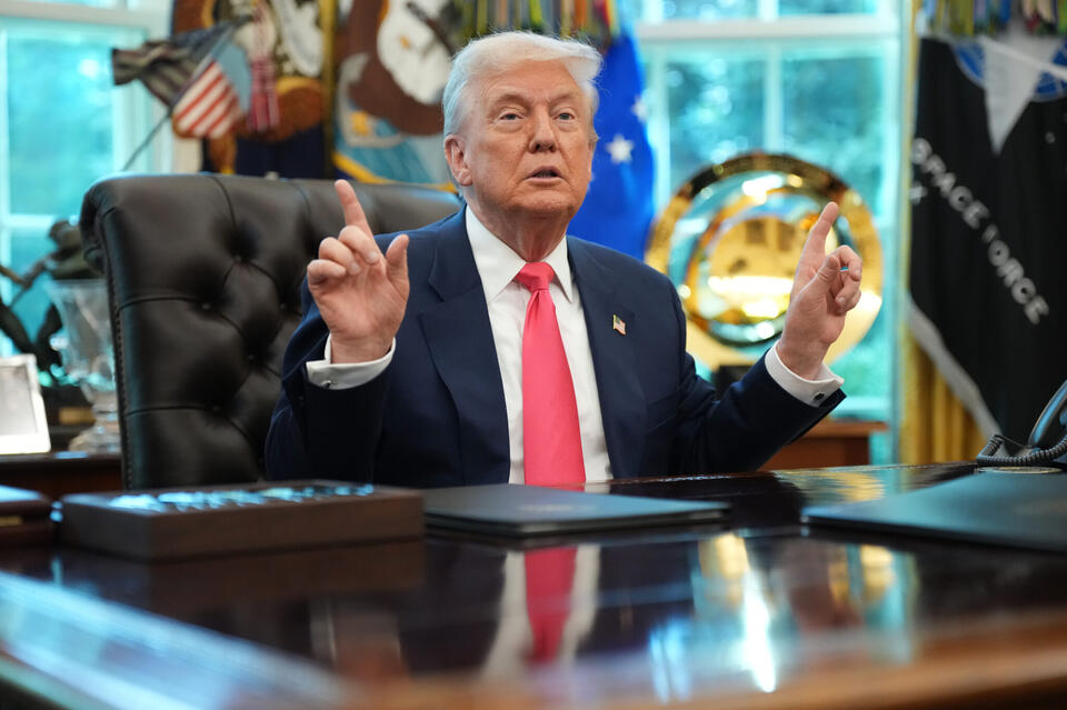 ‘Holy Sh*t!’: Social Media Explodes After Donald Trump’s Grief Took a ...