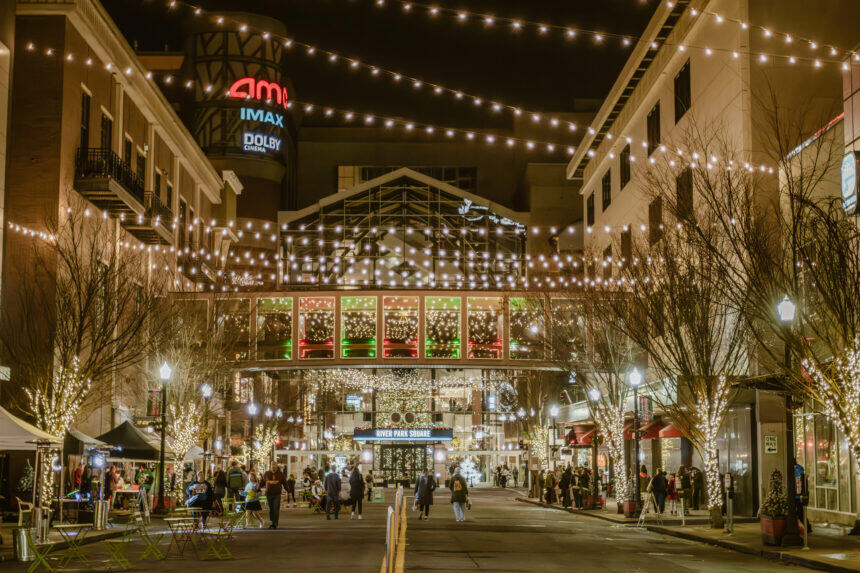 Santa’s Arrival Kicks Off the Holiday Season in Downtown Spokane on ...