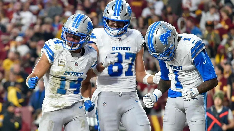 Trump Getting Booed At NFL Game Goes Viral—So He Shares Player’s ...