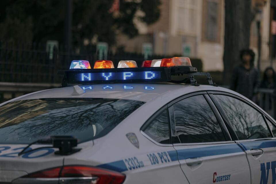 NYPD warns of necklace-snatching, moped-riding robber - NewsBreak