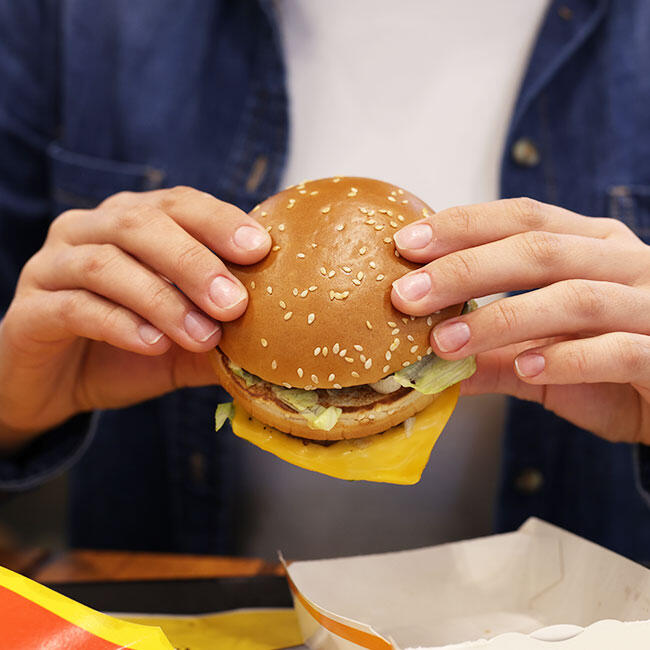 A Certified Macro Coach Shows You 'What To Order' From McDonald's If ...
