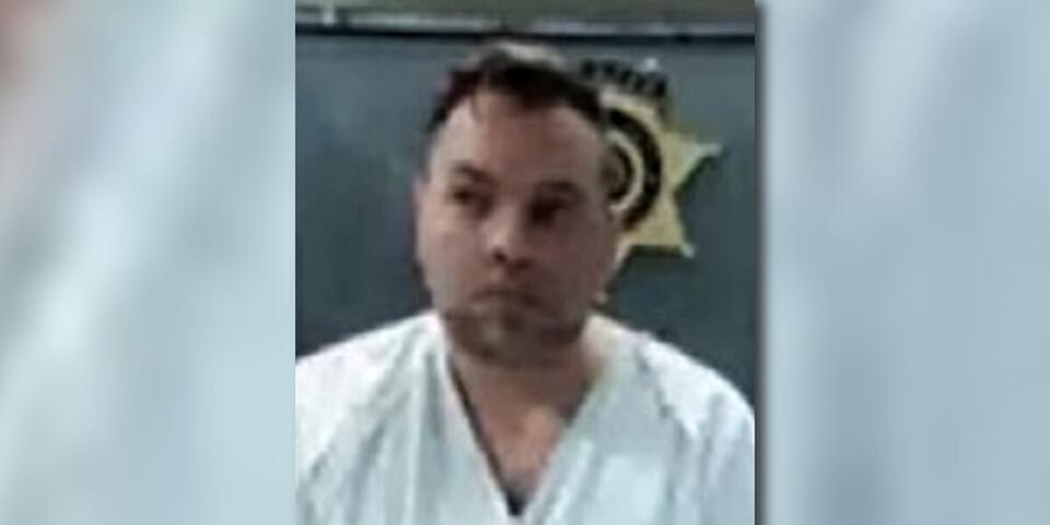 Marana teacher arrested for allegedly sending ‘sexually explicit’ photo ...