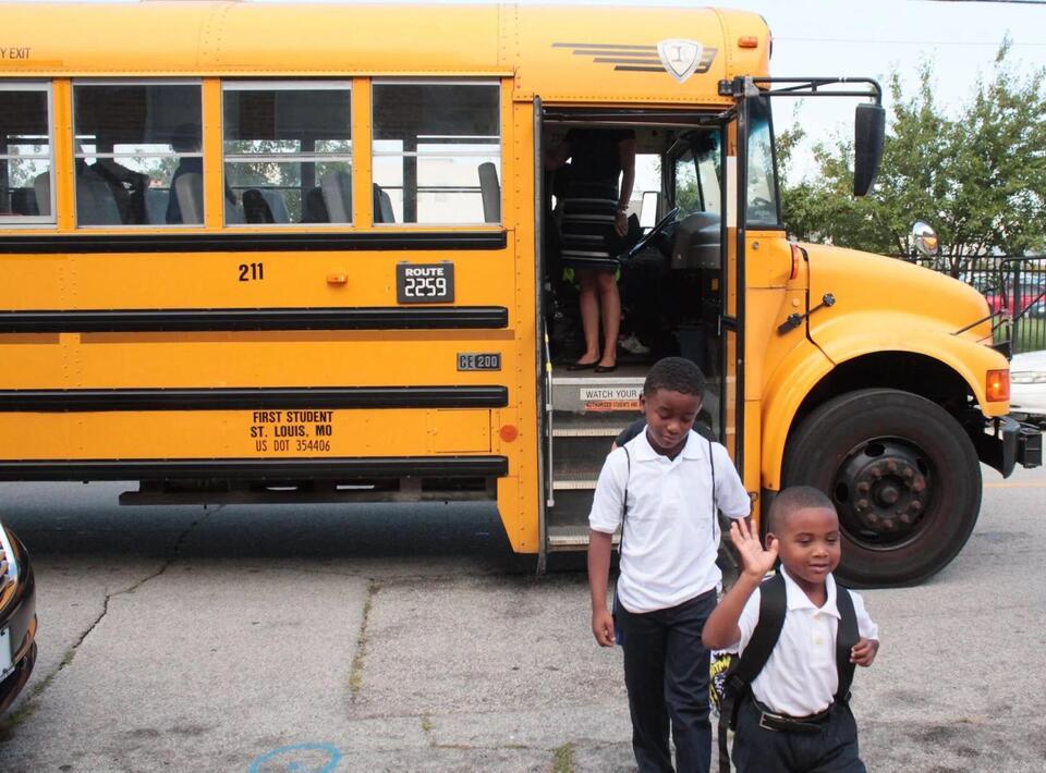 19 vendors replacing bus company to transport students to St. Louis ...