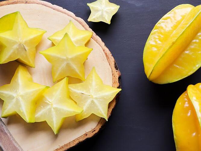 How to Eat Star Fruit to Best Enjoy Its Unique Flavor and Shape