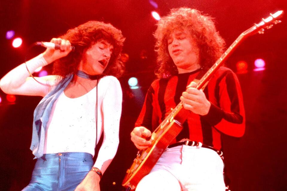 REO Speedwagon Plane Drama - NewsBreak