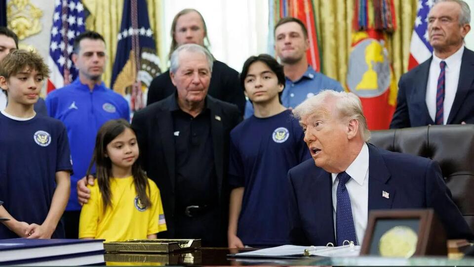 Donald Trump Teases Young Girl by Telling Her She's Too Short to Play ...