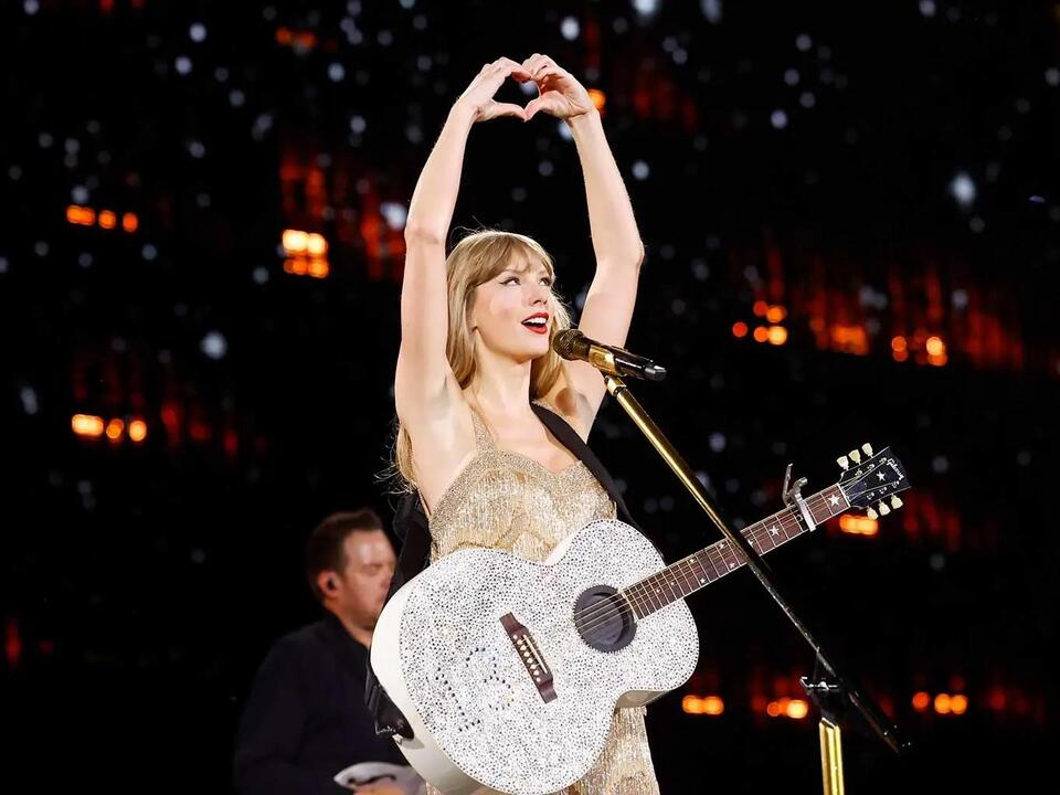 Taylor Swift announces release of 1989 (Taylor’s Version) during last ...