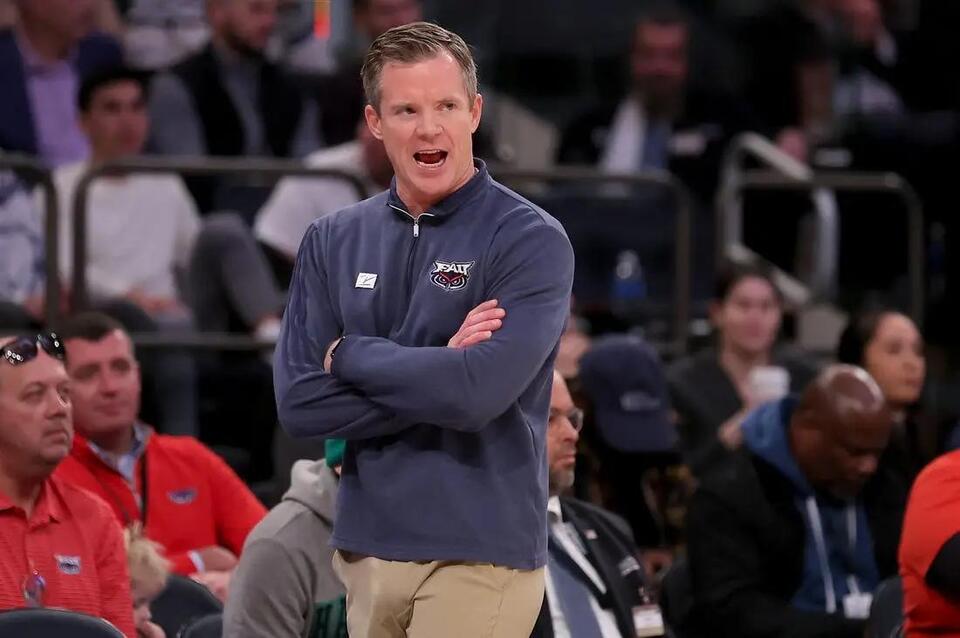 No. 15 FAU cruises to wire-to-wire win over FIU - NewsBreak