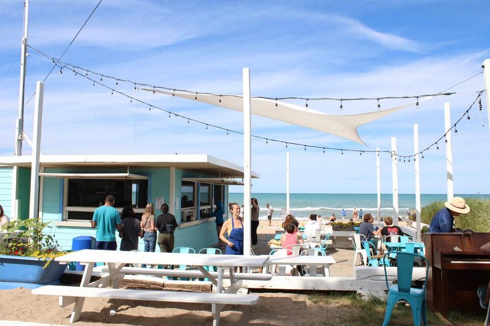 Blue Jay Cafe Opens At Loyola Beach In Former Home Of Ropa Cabana ...