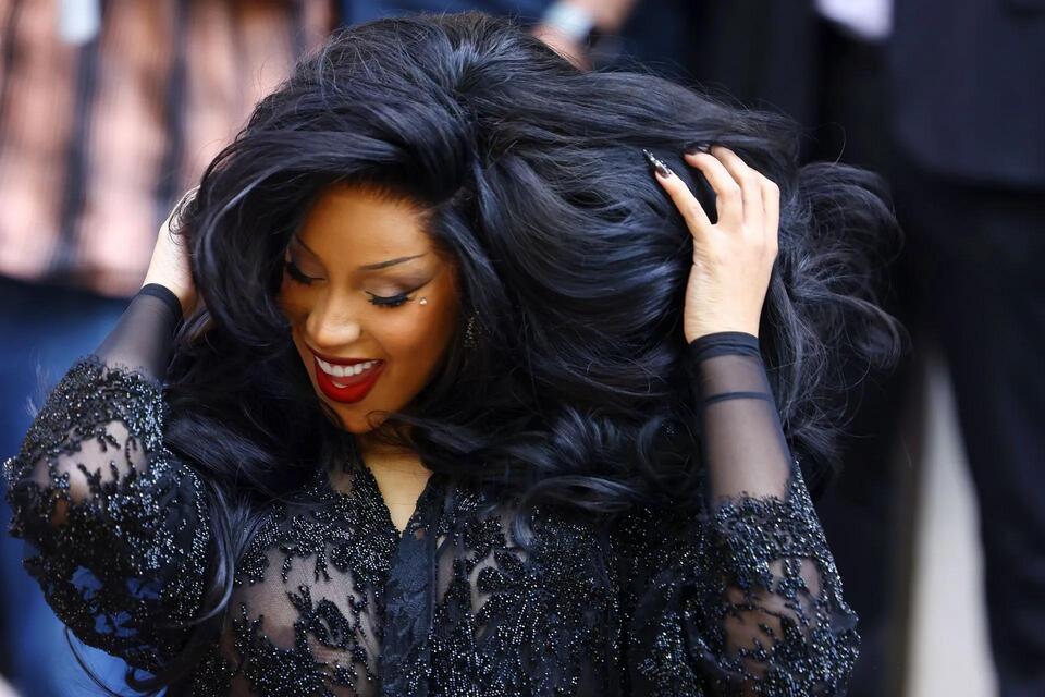 ‘Tracklist or tour dates OMG’: Fans excited as Cardi B teases ...