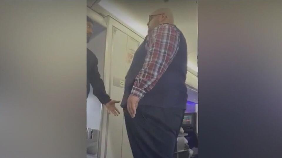 Man said he was kicked of Florida-bound flight - NewsBreak