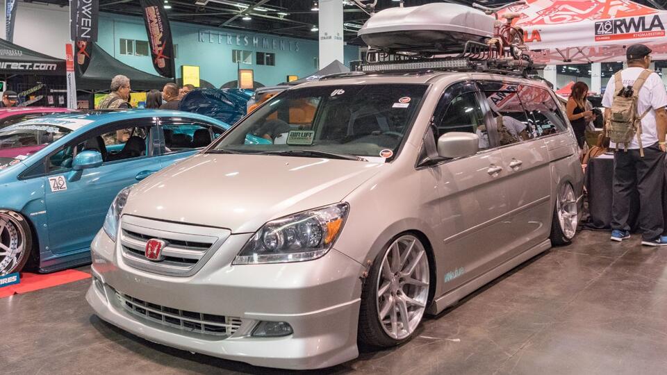 This Honda Odyssey Type R might be the world’s coolest minivan - NewsBreak