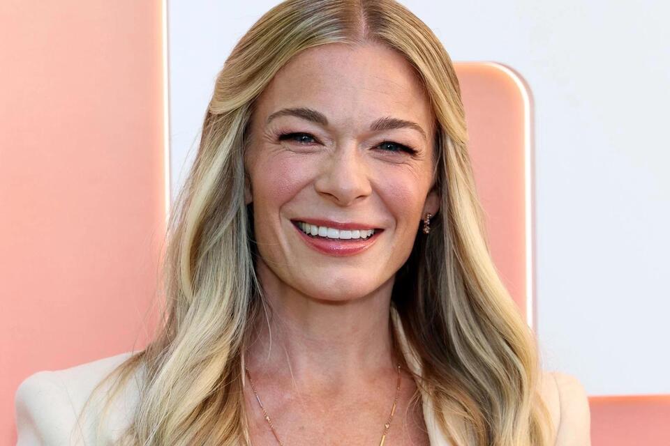 LeAnn Rimes Announces 'Blue' Anniversary Tour for Spring 2026 - NewsBreak
