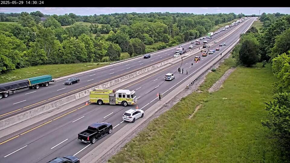 UPDATE: 1 dead in crash that has closed I-64 East starting at Snyder ...