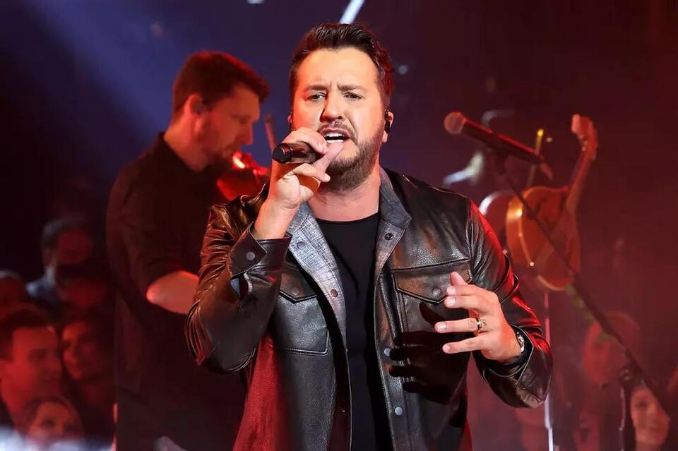 Luke Bryan Announces Major Change for Farm Tour - NewsBreak