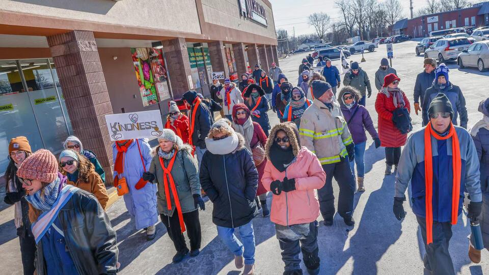 Springfield group encourages unity at ‘peace walk’ inspired by monks ...