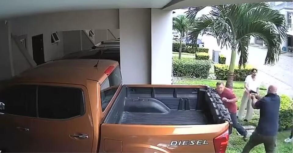 Costa Rica Man Shoots His Neighbor Nine Times Point-Blank in Their ...