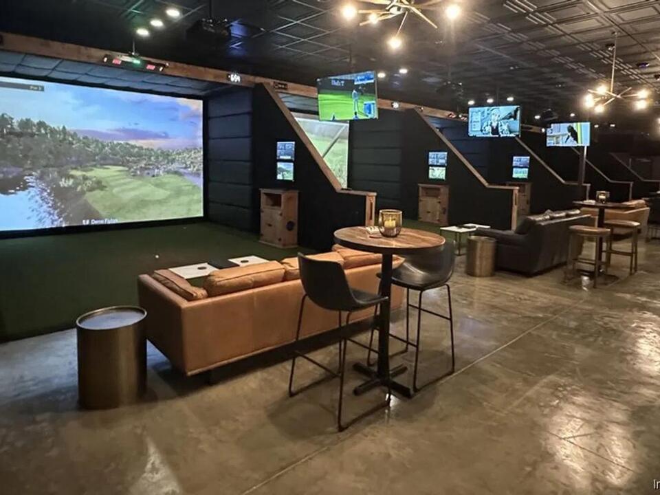 19-year-old opens region's newest golf simulator, bar and restaurant