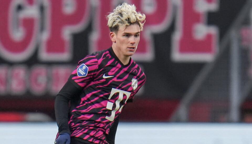 Report: FC Twente nearing deal to acquire Taylor Booth - NewsBreak
