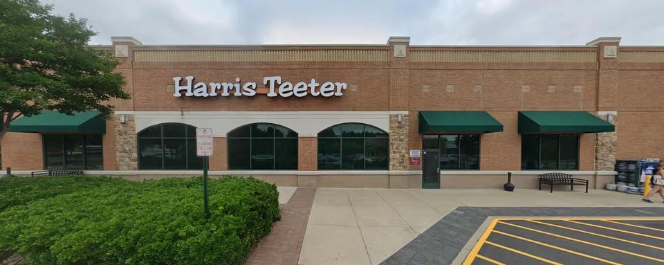 Teen Found Fatally Shot Outside Ashburn Harris Teeter; 19-Year-Old ...