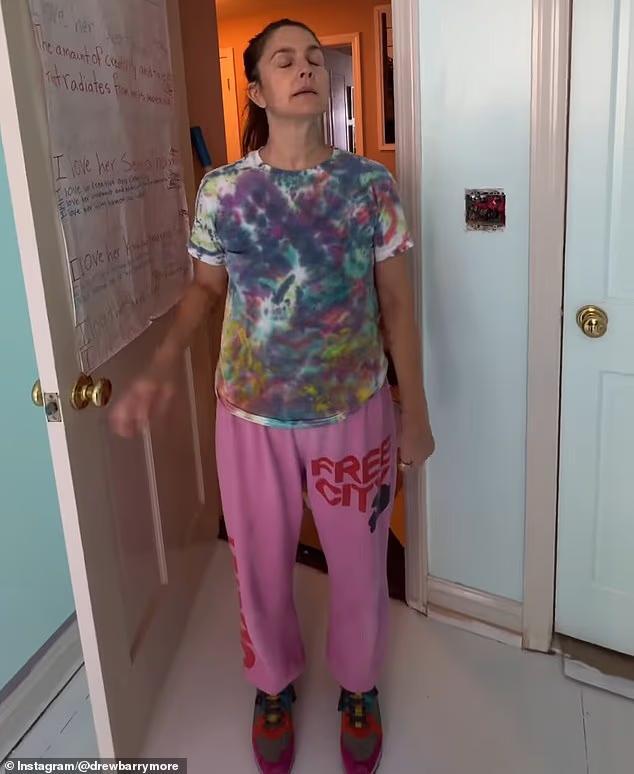 Drew Barrymore's 'plain Jane' apartment shocks fans - NewsBreak