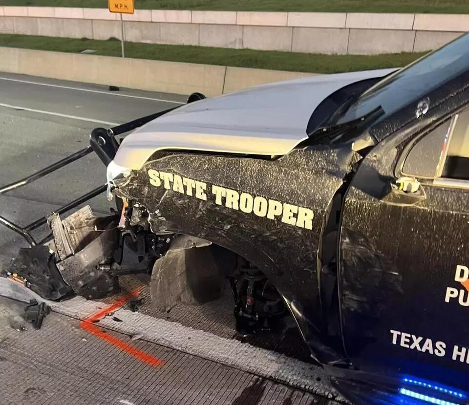 Texas State Trooper Vehicles Hit While Assisting Disabled Truck - NewsBreak
