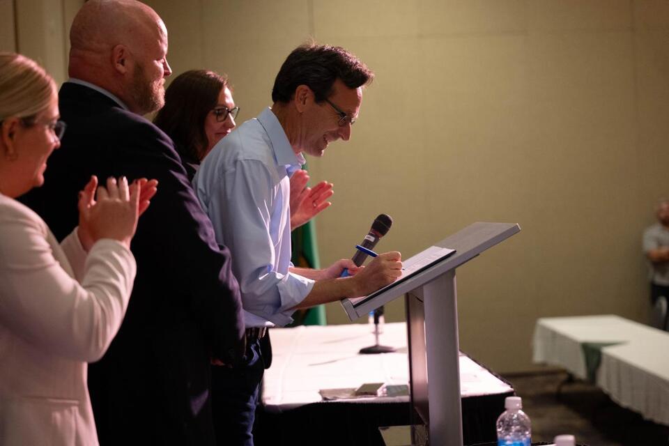 Governor Ferguson signs Executive Order requiring Project Labor ...