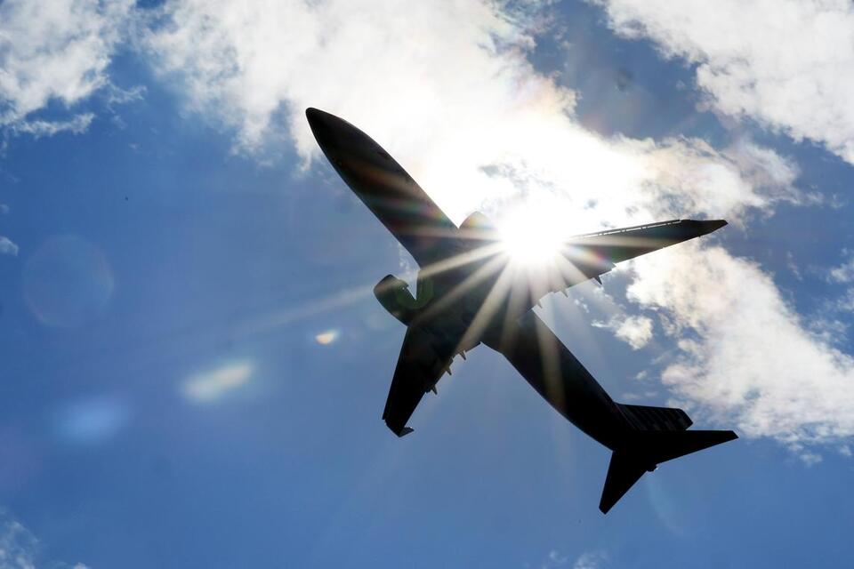 Airplane near-collisions are down in the US — but underlying problems ...