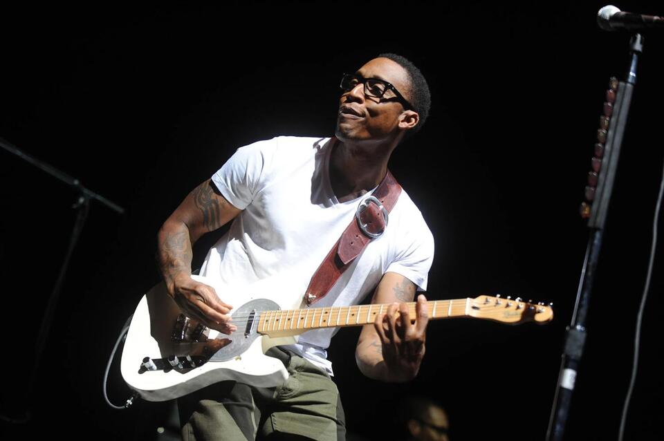 Raphael Saadiq Plots Career-Spanning One-Man Show - NewsBreak