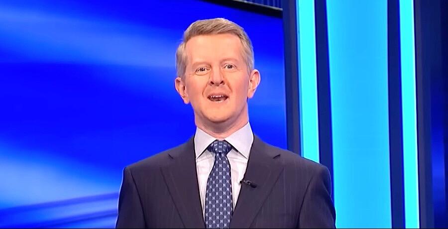 ‘Jeopardy!’ Ken Jennings Walks Off Stage Abruptly - NewsBreak
