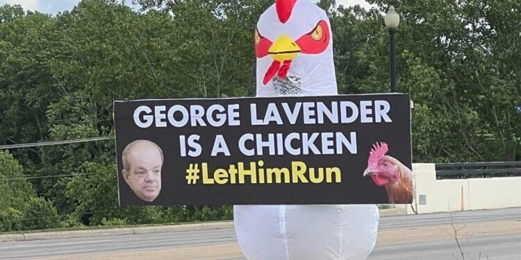 Giant chicken spotted dancing in Chillicothe - NewsBreak