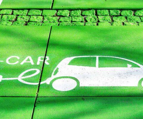 How much do electric vehicles actually cut climate pollution? - NewsBreak
