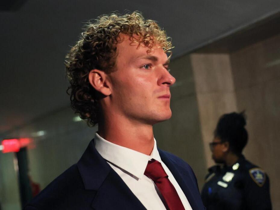 Judge sets October trial date for Daniel Penny in subway chokehold ...