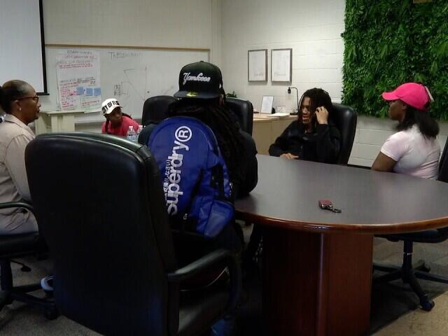 Youth violence reduction initiative aims to steer Indy teens from gun ...