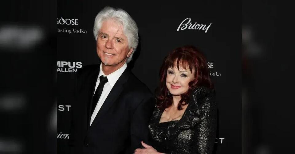 Naomi Judd Once Fired Gun at Husband Larry Strickland After Learning ...