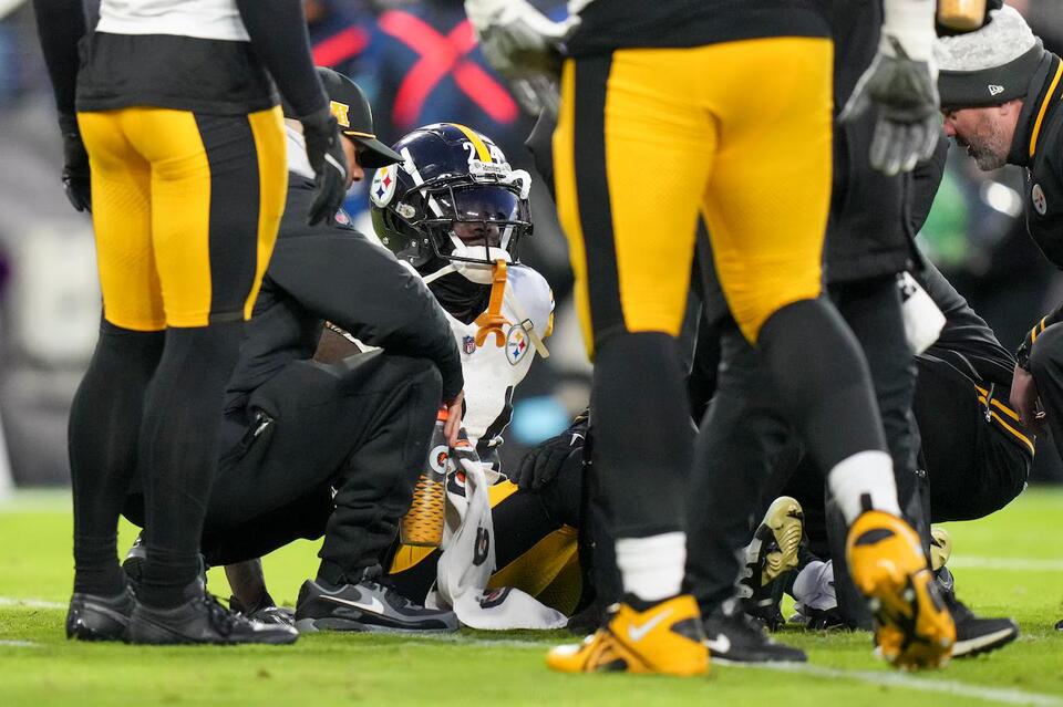 Pittsburgh Steelers lose star cornerback for rest of regular season ...