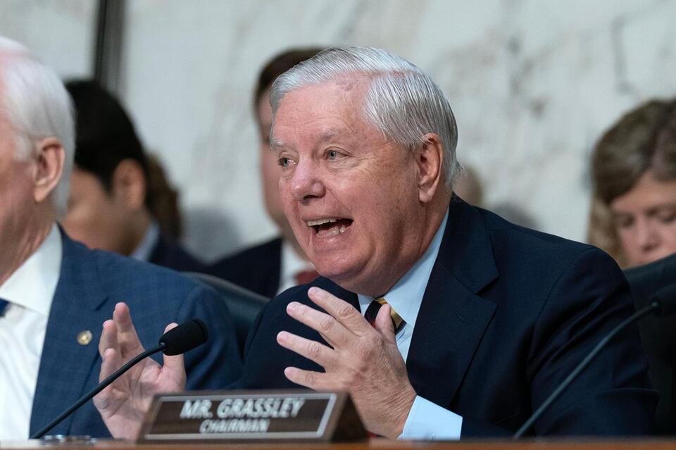 Why are 8 Republican senators on track to get $500,000 each from ...