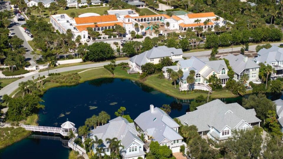 Florida buyers are backing out in droves as fear spreads - NewsBreak