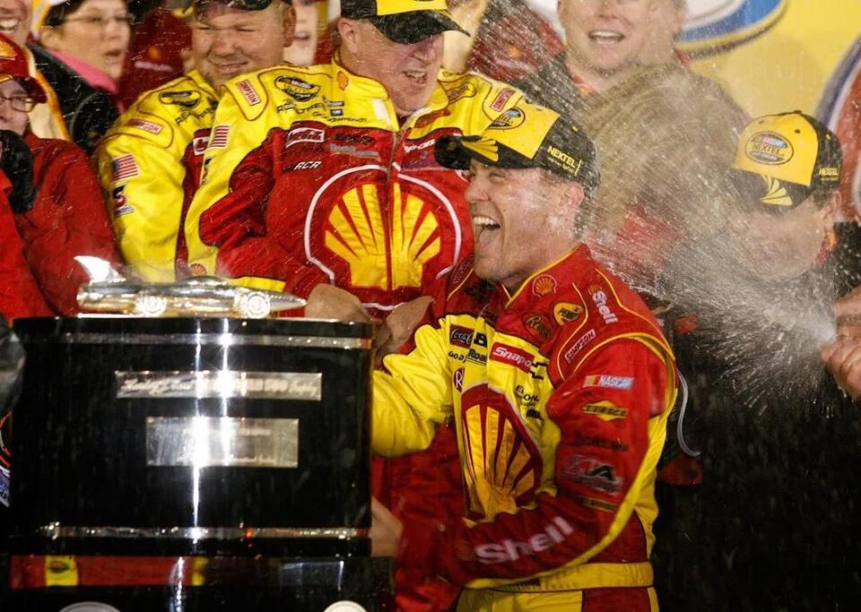 NASCAR Legend Kevin Harvick Gives Blunt 5-Word Advice to Carson Hocevar ...